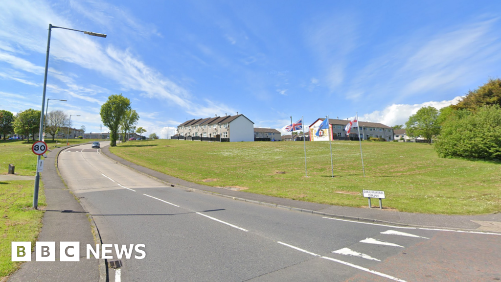 Bangor: Man shot in leg by two men in Kilcooley estate - BBC News