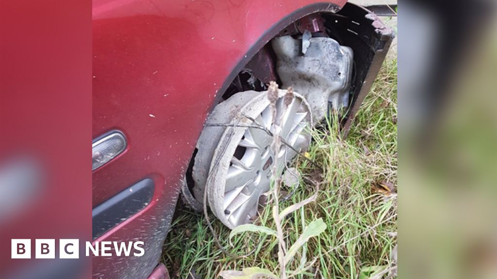 'Gouges' on A14 at Stowmarket lead police to crashed driver