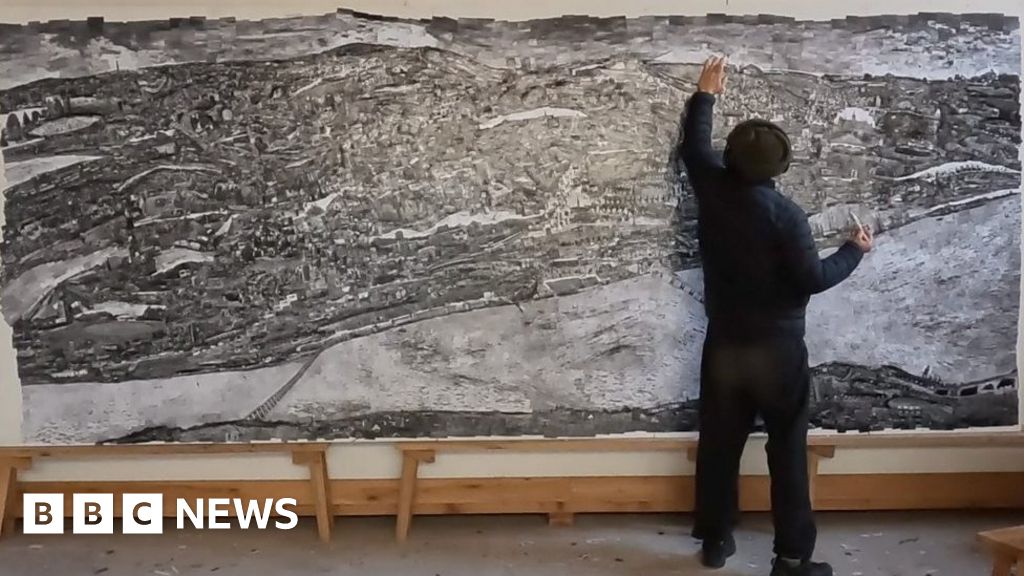 Timelapse of Dundee photo collage artwork - BBC News