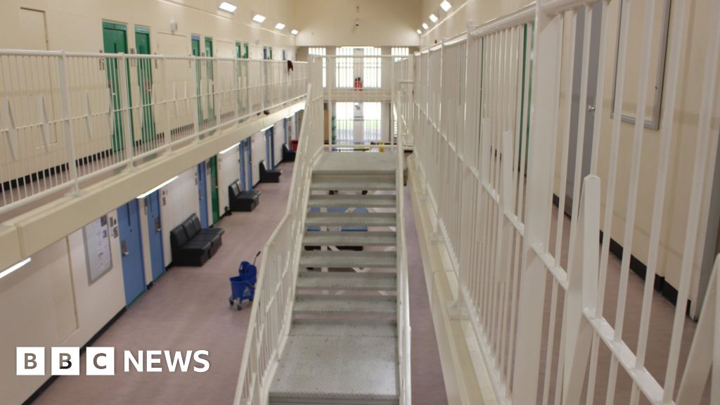 Guernsey charity struggling to house ex-offenders - BBC News