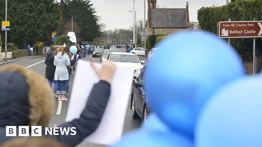 Noah Donohoe walk probed for Covid-19 breaches - BBC News