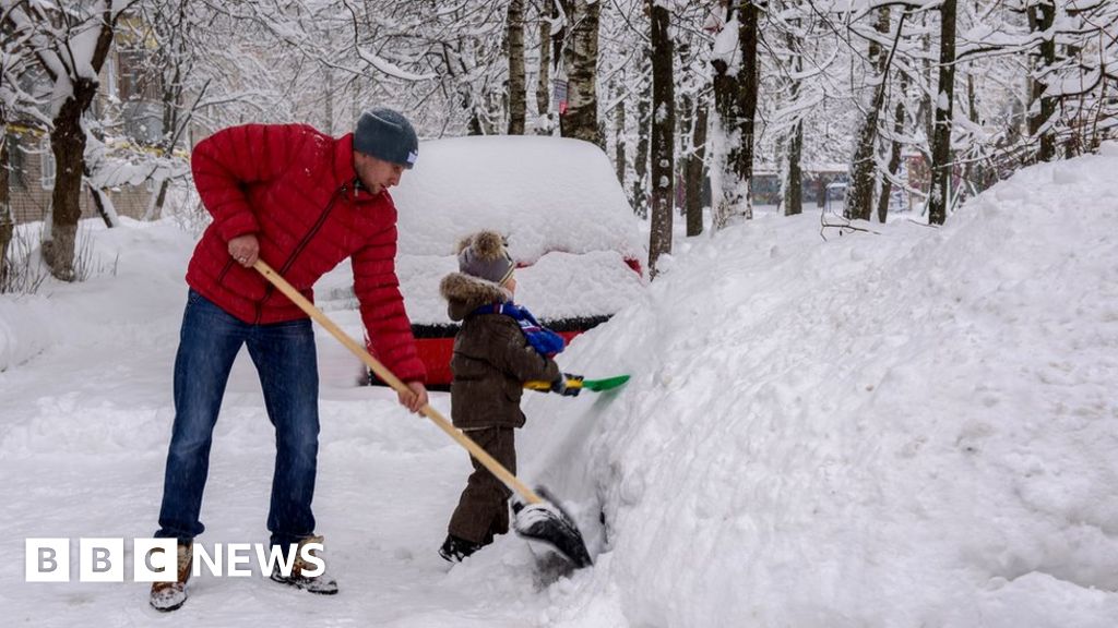 Snow: Your questions answered - BBC News