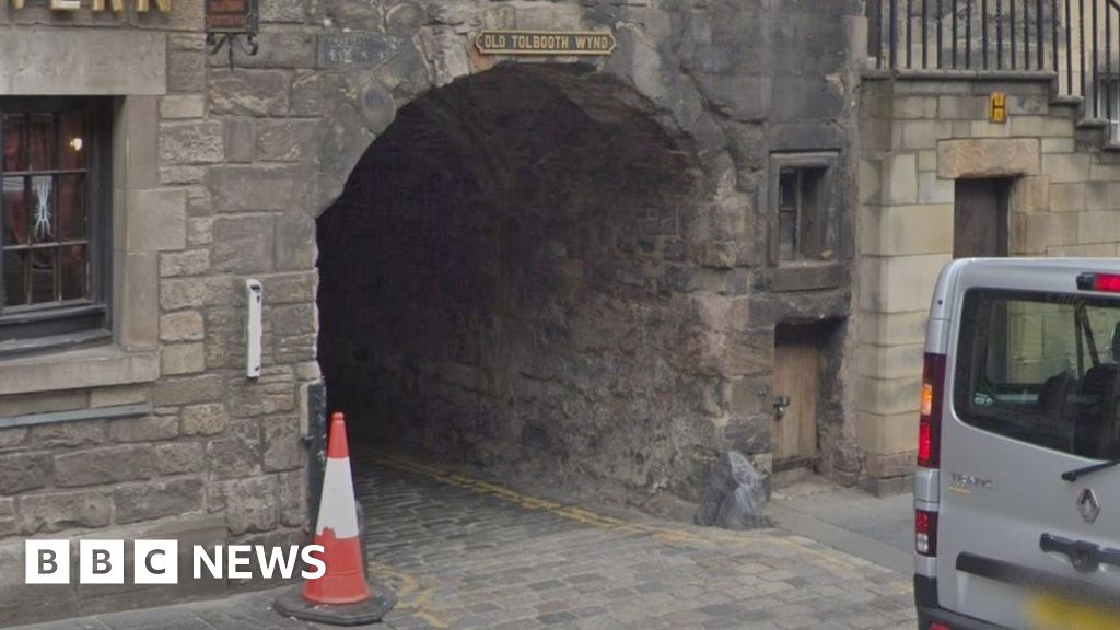 Man jailed for Edinburgh murder bid on former partner - BBC News