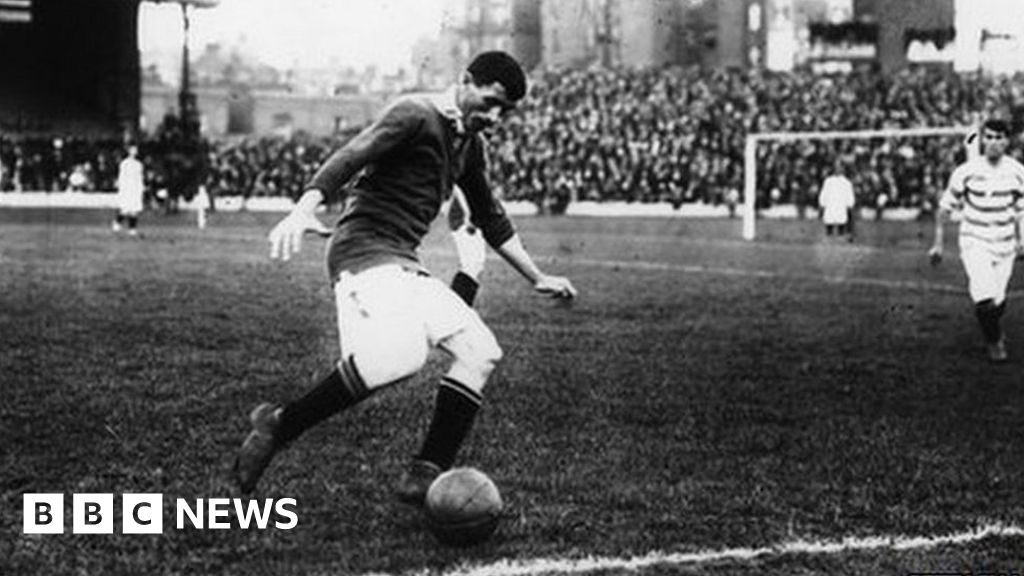 Billy Meredith: Wales and Man City footballer's watch up for auction ...