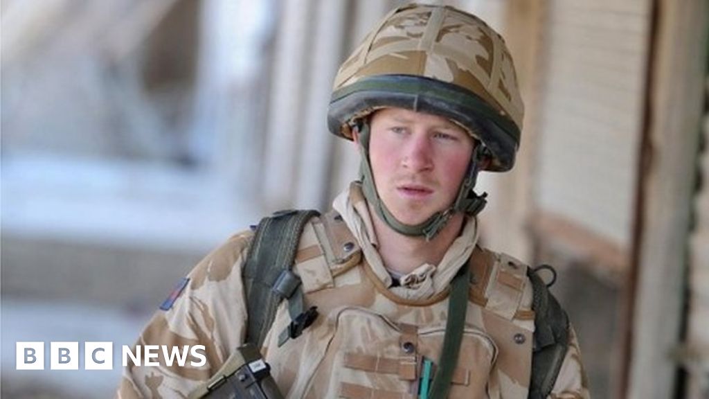 Ex-NoW reporter Ryan Sabey has conviction quashed - BBC News