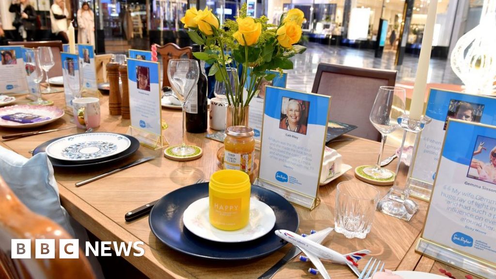 Leeds: Dinner table without guests to highlight grief loneliness - BBC News