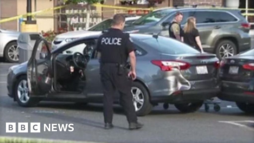 Walmart shopper shoots dead carjacking gunman