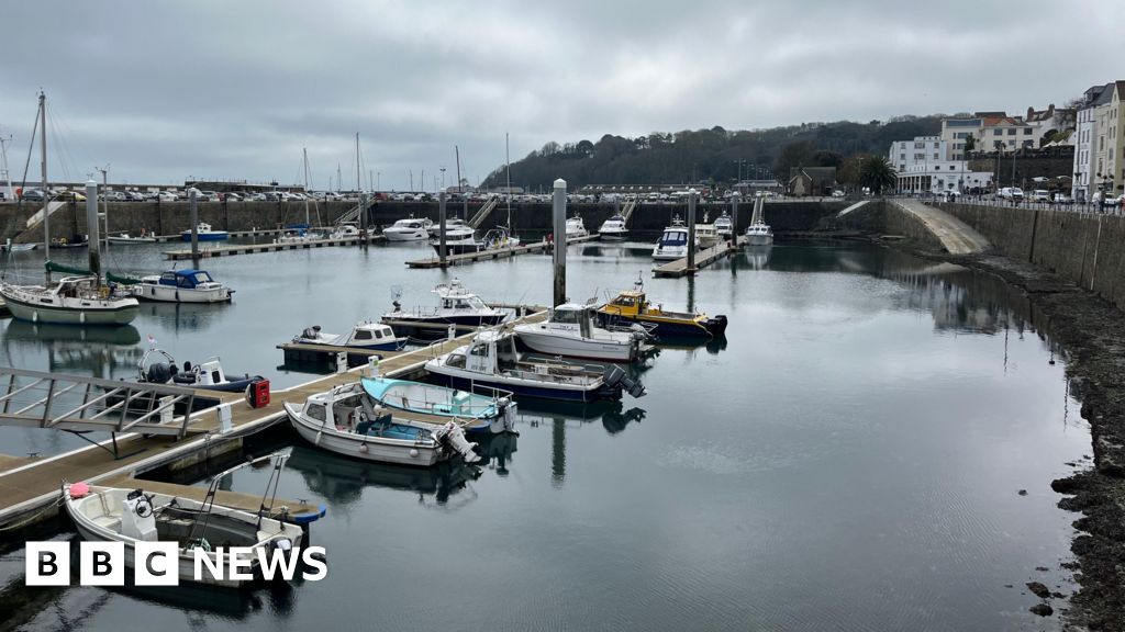 Guernsey Ports expects to make small surplus by 2025 - BBC News