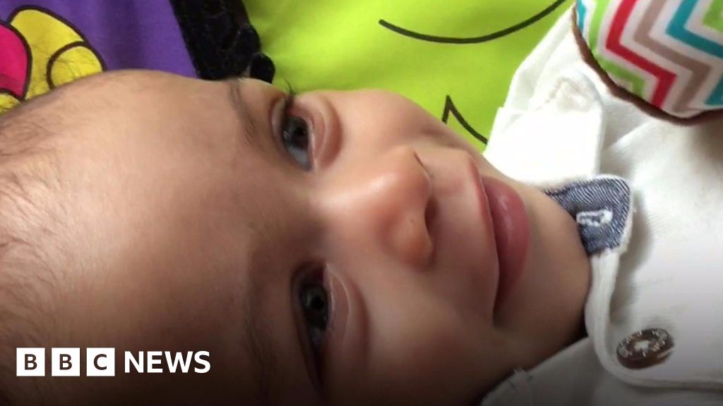 Cancer baby's parents £200,000 fundraising bid - BBC News