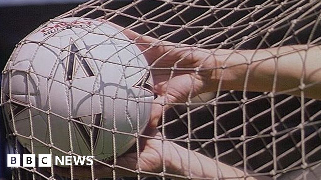 Renhold footballer Nathan France sentenced after punch-up - BBC News