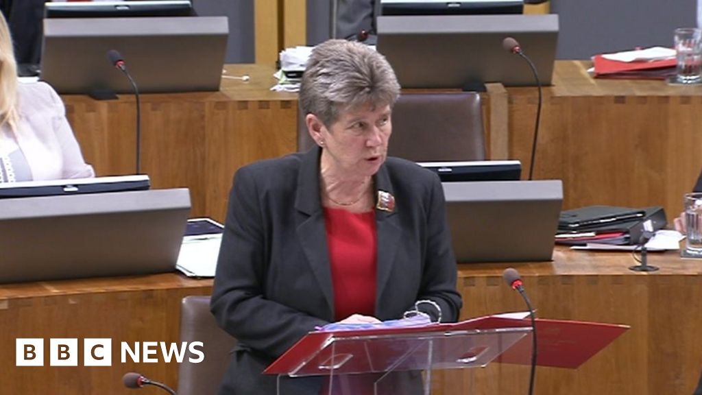 Welsh budget: Investing in services that 'matter most' - BBC News