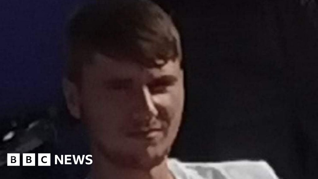 Consett family devastated by driver's death in car crash - BBC News