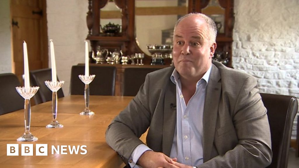 Welsh Tory leader has 'armchair generals' in his sights - BBC News