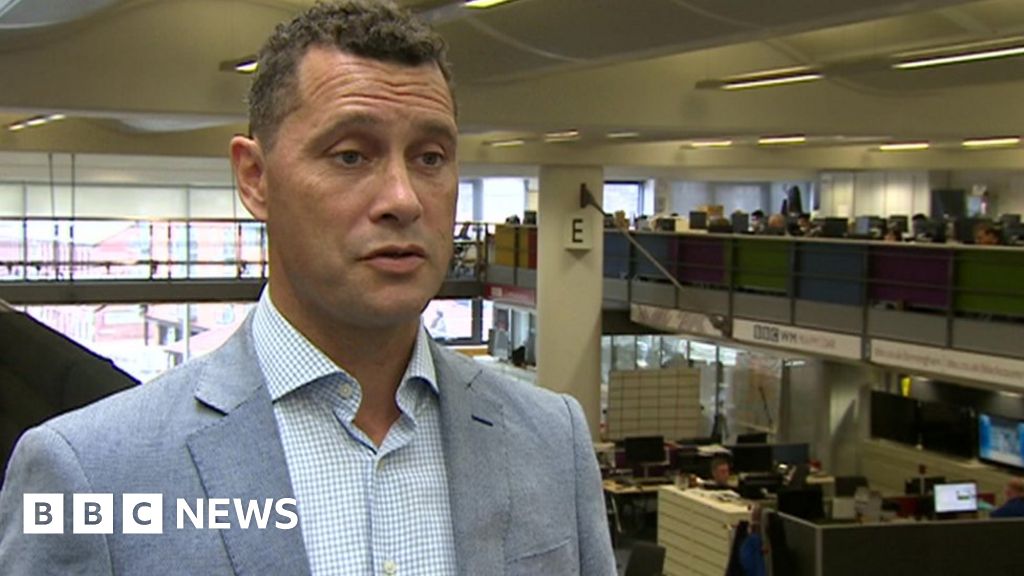 UKIP leadership: Steven Woolfe excluded from race - BBC News