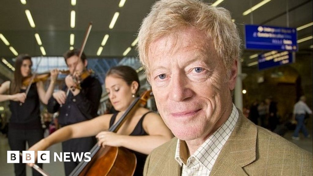 Academic Sir Roger Scruton's housing role defended by ministers - BBC News