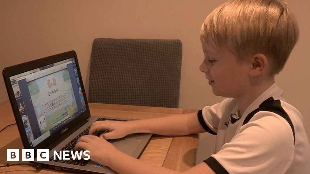 Dyslexic schoolboy: 'All the letters are dancing around' - BBC News