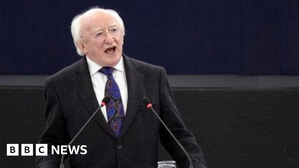 Irish president in extremism warning at Warrington peace centre - BBC News