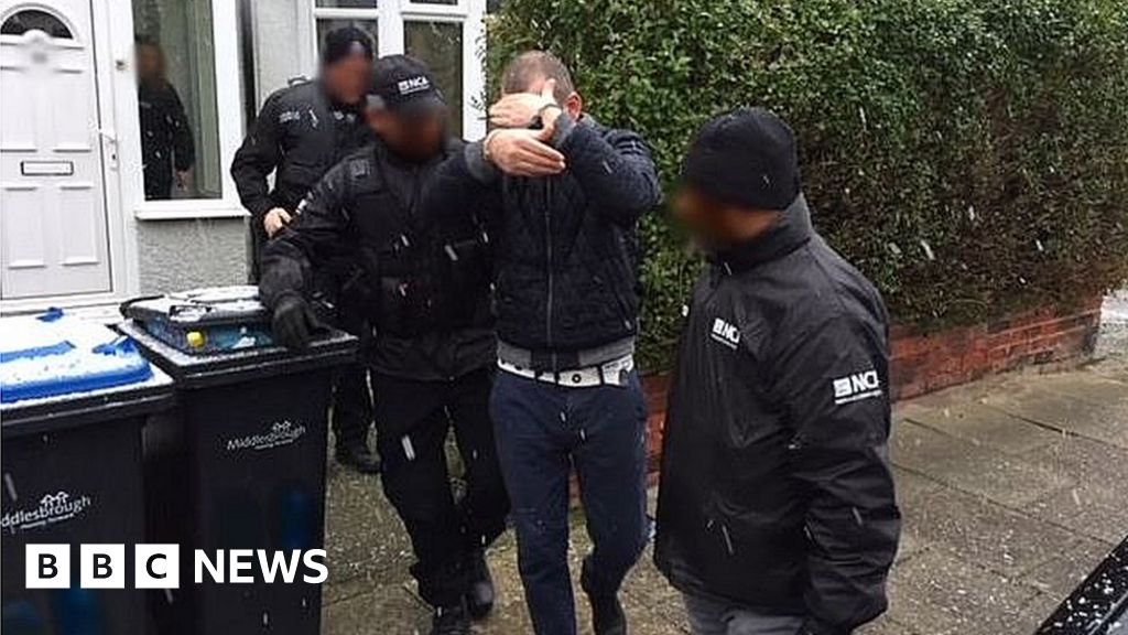 People smuggling raids: 21 arrests made across England - BBC News