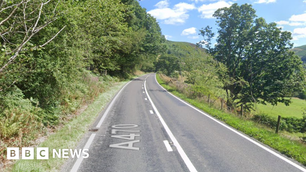 A470: Motorcyclist dies at the scene of crash - BBC News