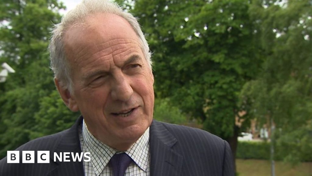 Still a likelihood of an attack, says Kim Howells - BBC News