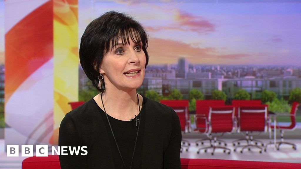 Enya: 'Maybe it's time to do a tour' - BBC News