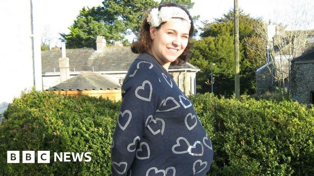 Cornish mum's awareness call for severe pregnancy sickness - BBC News