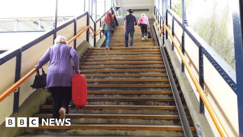 Bournemouth MP demands answers to 'miserable' train station - BBC News