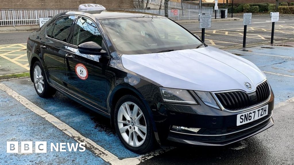 Newcastle taxis could adopt black and white design in safety bid - BBC News