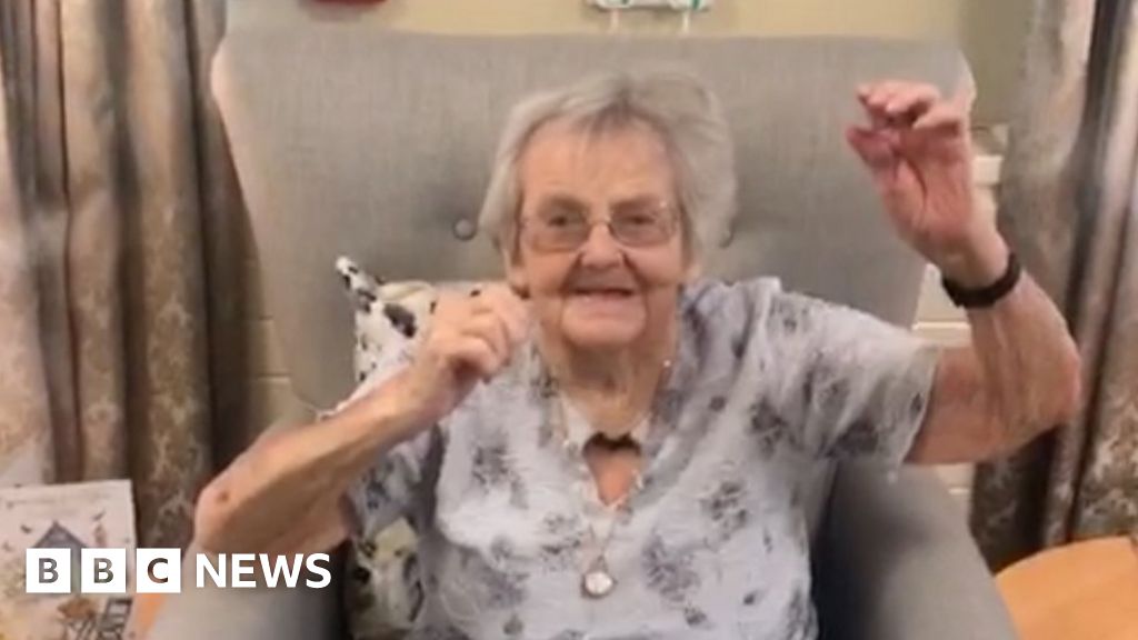 Coronavirus: The 102-year-old doing TikTok dances - BBC News