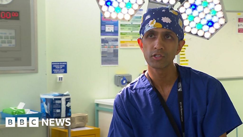 Medics perform 'net-zero' cancer operation in Solihull