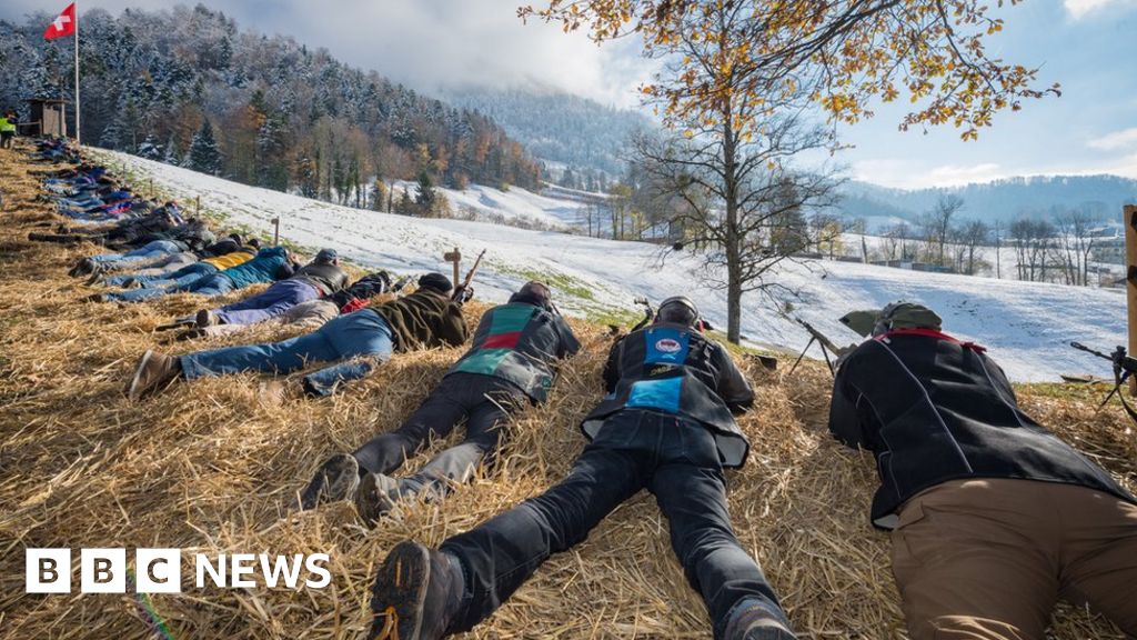 Gun-loving Swiss asked to toughen laws or risk EU tension - BBC News