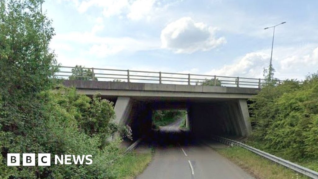 Harpenden recovery driver 'abducted' under M1 bridge on a call out
