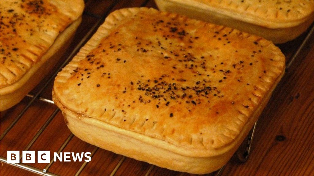 Business that makes square pies given legal warning by rival - BBC News