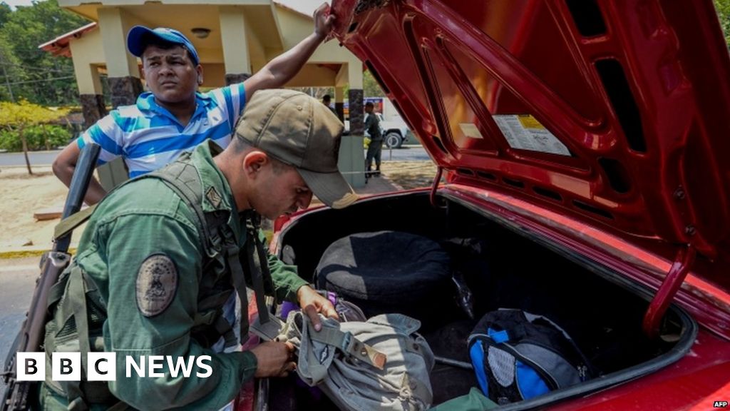 Colombia: 'Crime drops' after Venezuela border operation - BBC News