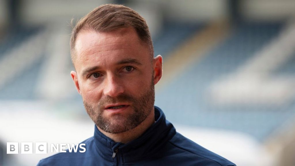 Dundee FC manager cleared of making homophobic remark in pub - BBC News