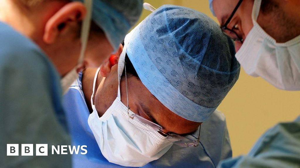 Objects left inside patients in hospital 'never events' - BBC News