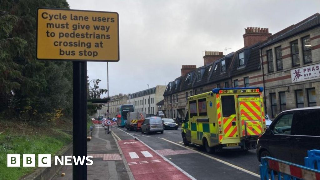New cycle lanes in Bath 'an accident waiting to happen' - BBC News
