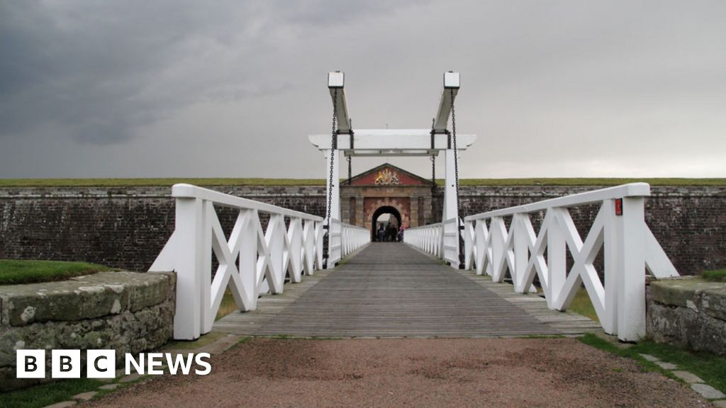 MoD gives 'no answers' over future of Fort George army base - BBC News