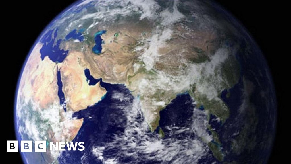 Water present on Earth 'since beginning' scientists claim - BBC News