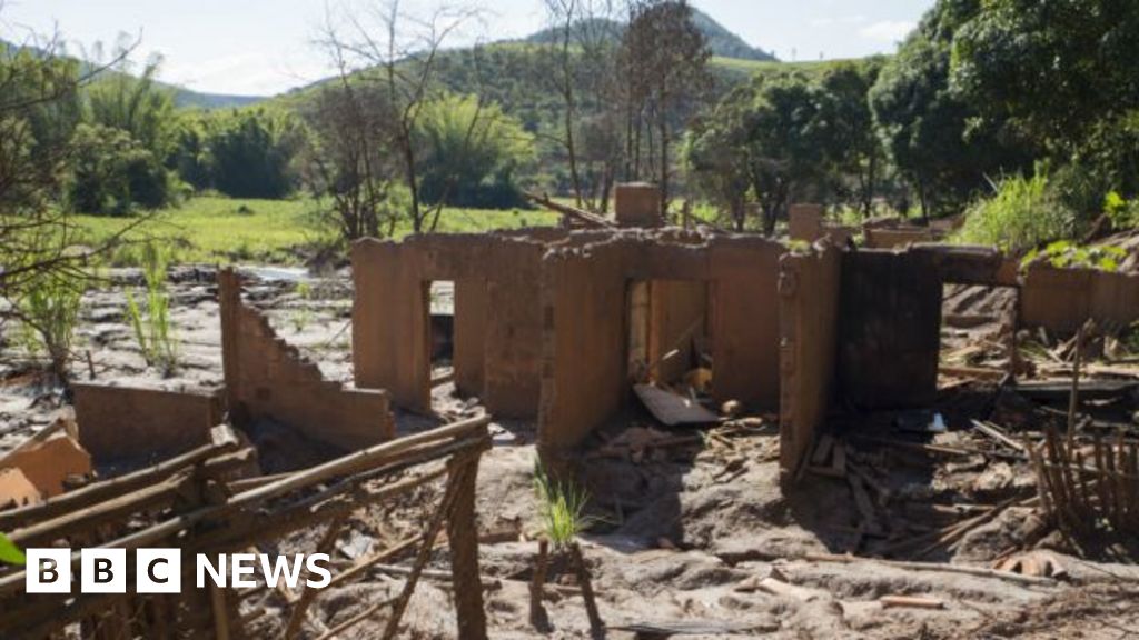 Brazil dam burst: Six months on, the marks left by sea of sludge - BBC News