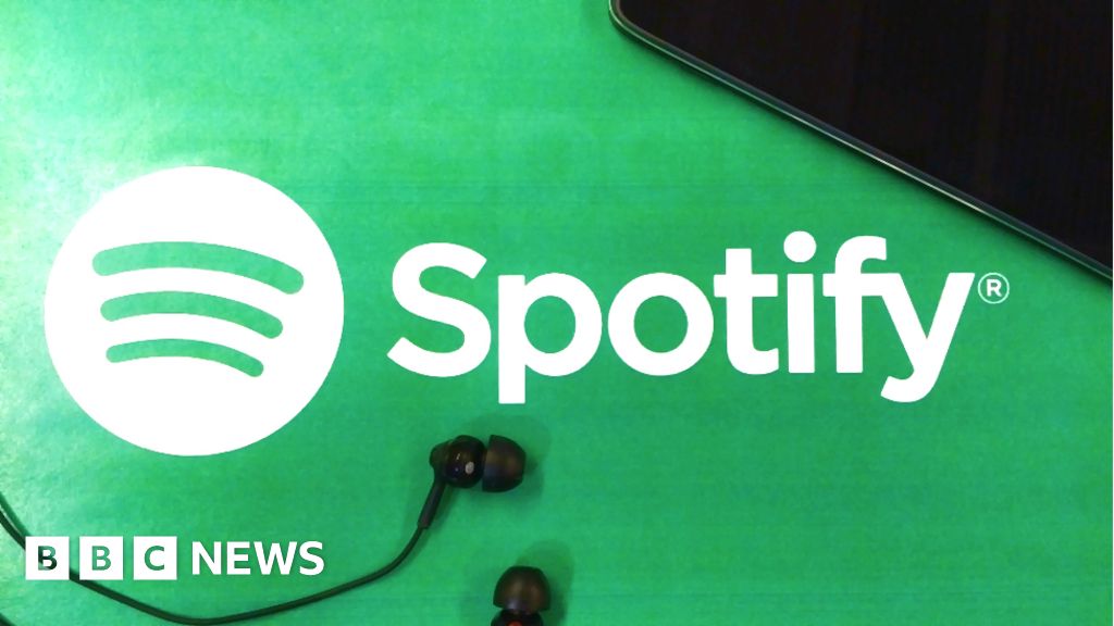 Spotify patches 'data gobbling' glitch - BBC News
