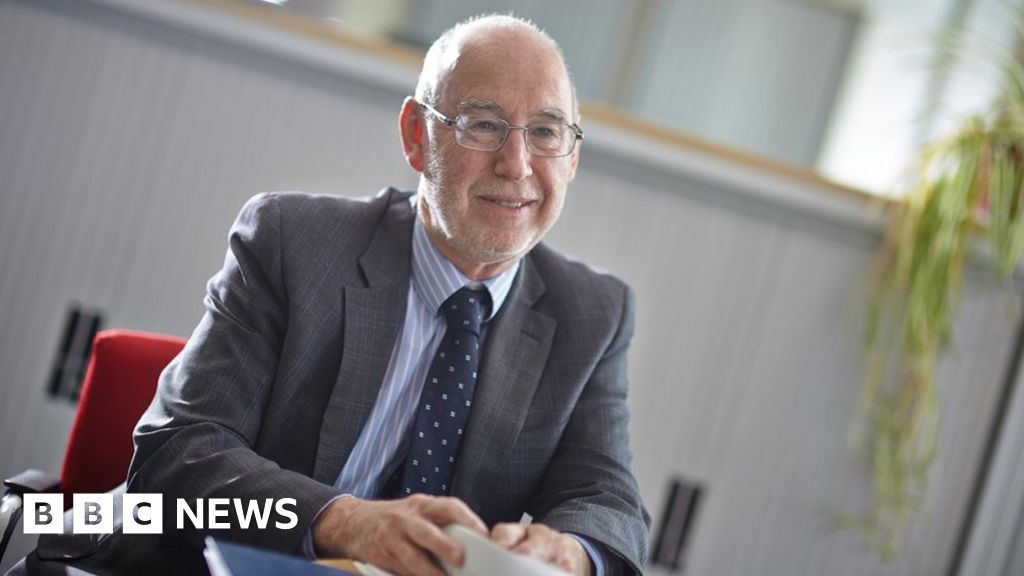 Norfolk's adult social services head dies during meeting - BBC News