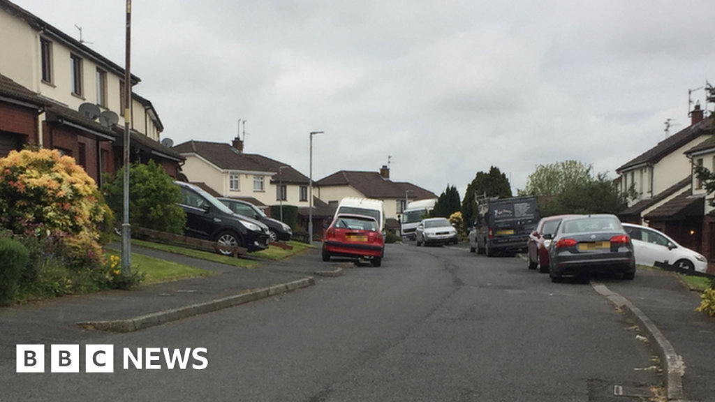 Banbridge: Pipe bomb discovered in security alert - BBC News