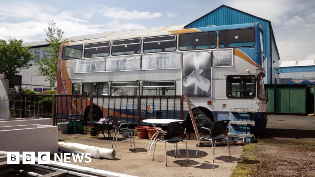 Double-decker bus to be transformed into greenhouse in Newcastle - BBC News