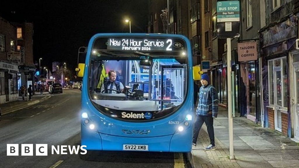 Portsmouth: Extra buses and new 24-hour routes set for city - BBC News