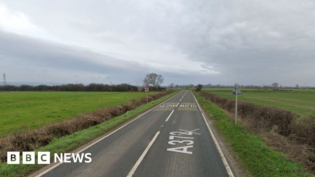 Somerset drink driver found unresponsive at wheel of car - BBC News