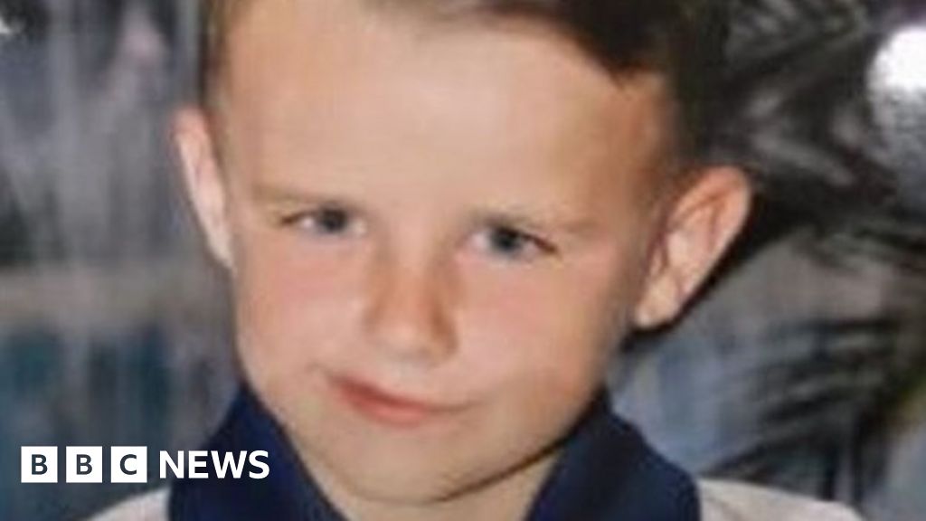 Bobby Colleran: Parents release road safety book after death - BBC News