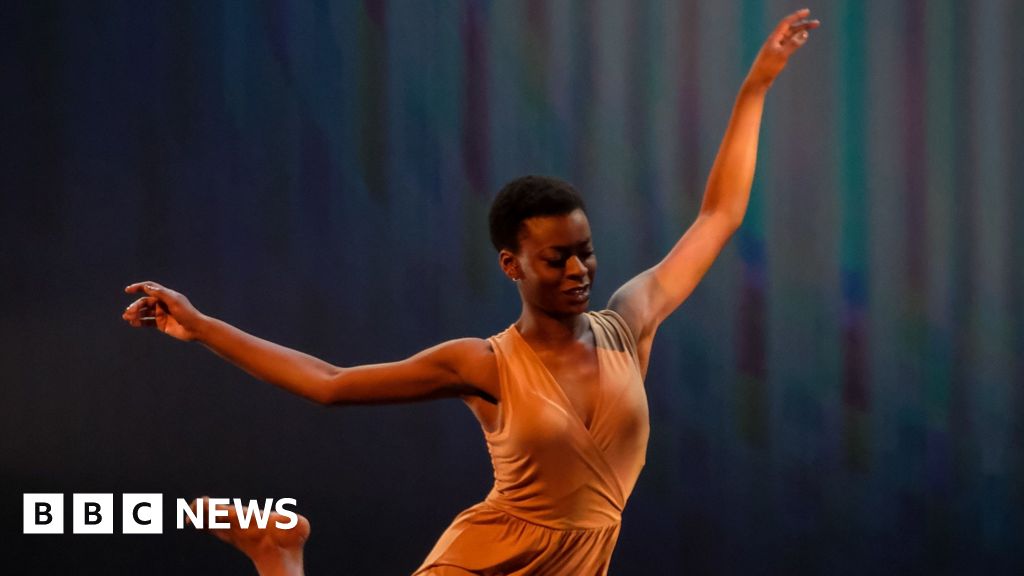 Nafisah Baba wins BBC Young Dancer 2017 prize - BBC News