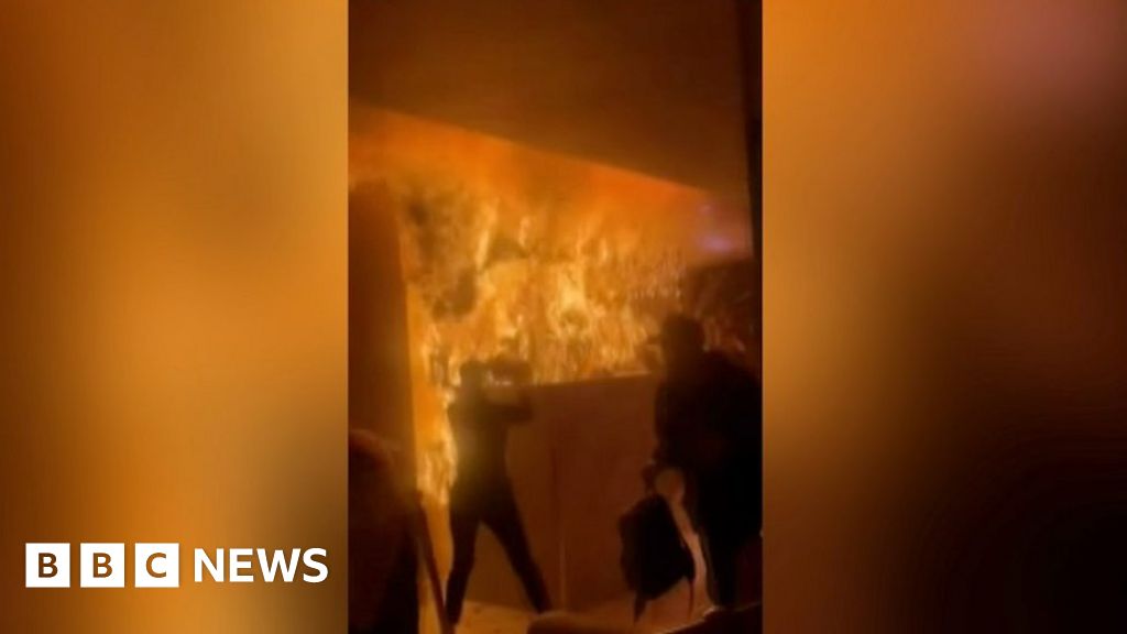 Caffe Milano: Dramatic fire at restaurant captured on video - BBC News