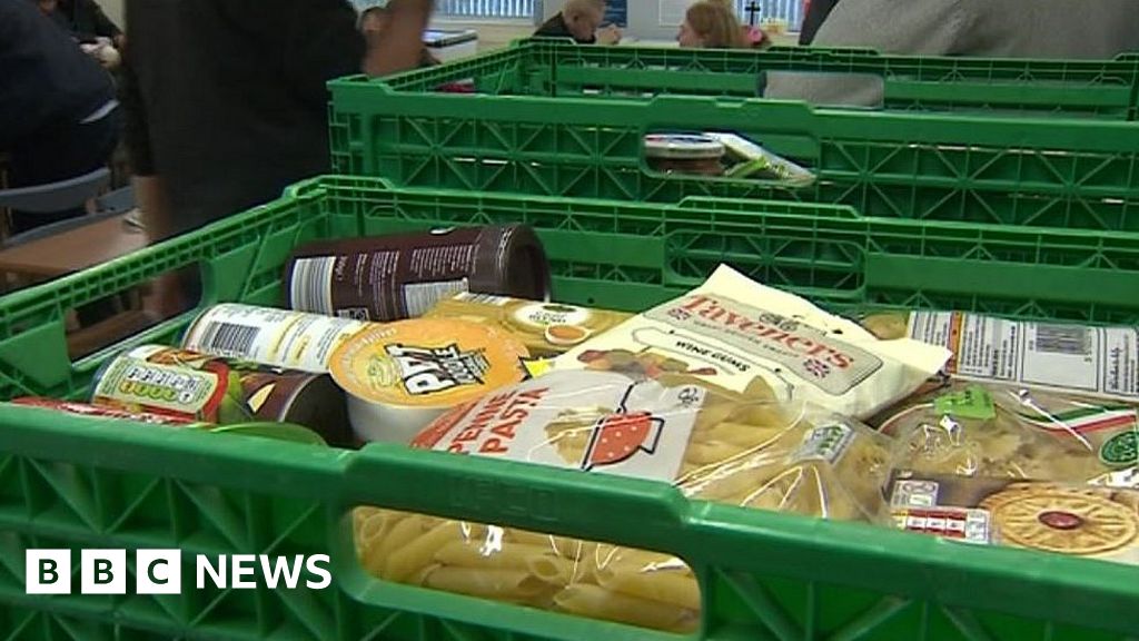 UK's biggest foodbank will help 'more than ever' over Christmas - BBC News